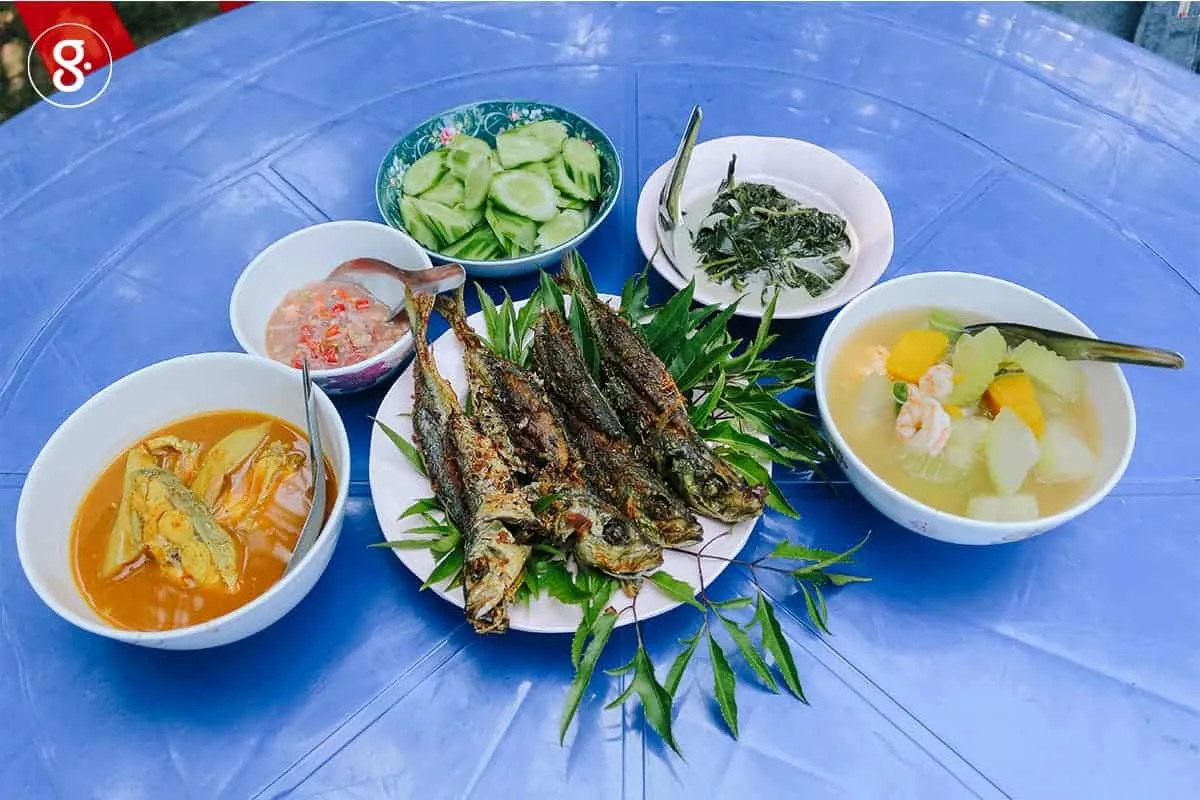 ล้อมวงกินอาหารหรอยในป่าดิบชื้นกลางทะเลใส สุดยอด superlife ที่เกาะยาวใหญ่ จังหวัดพังงา - greenery.