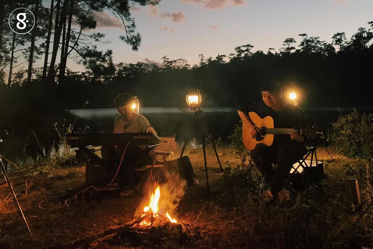 483631073-17 - greenery.