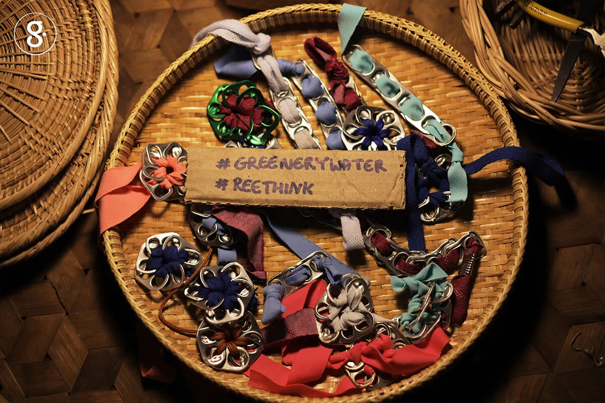 585417138-10 - greenery.